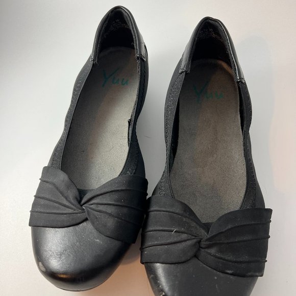 Yuu | Shoes | Black Flats | Poshmark